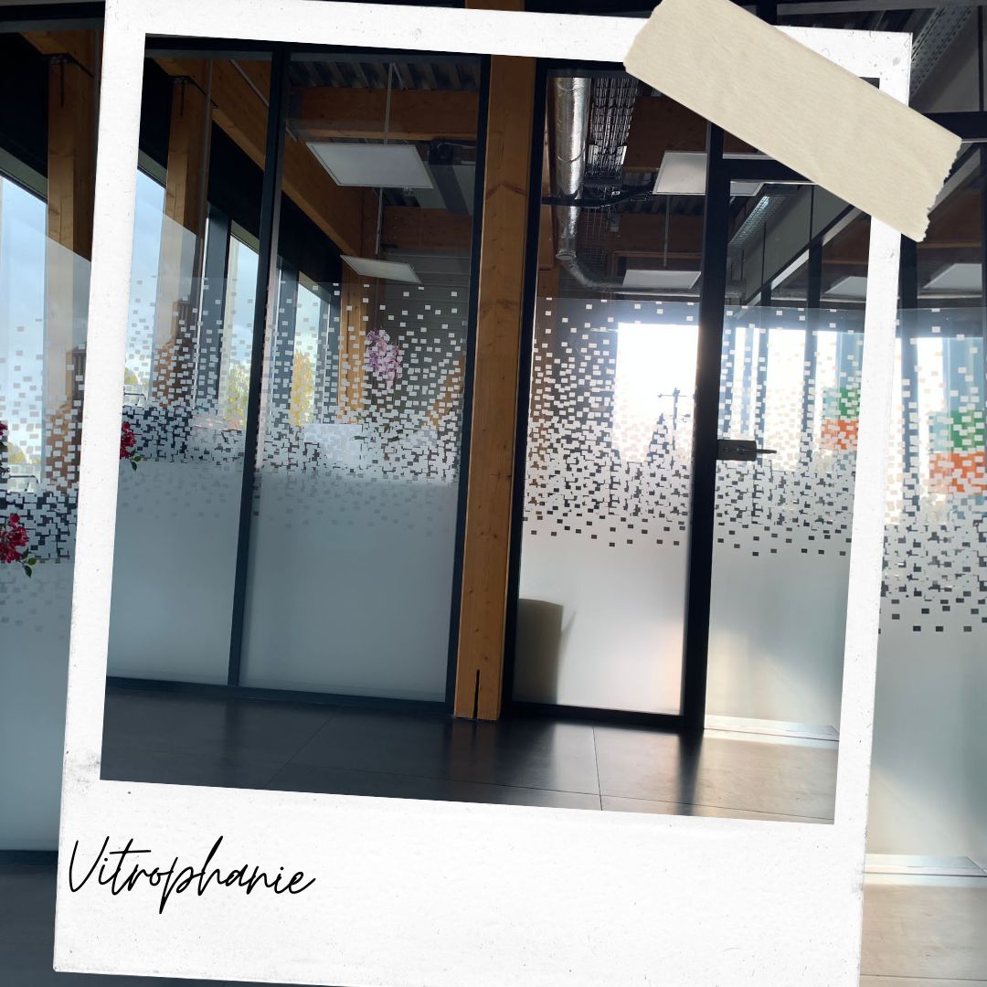 Projet signalétique et décoration chez EUROMAT ‣ PURE-COM